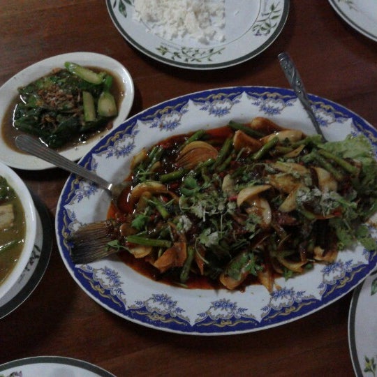 Photos at Restoran Perindu Kuning, Chendering - Thai Restaurant in ...