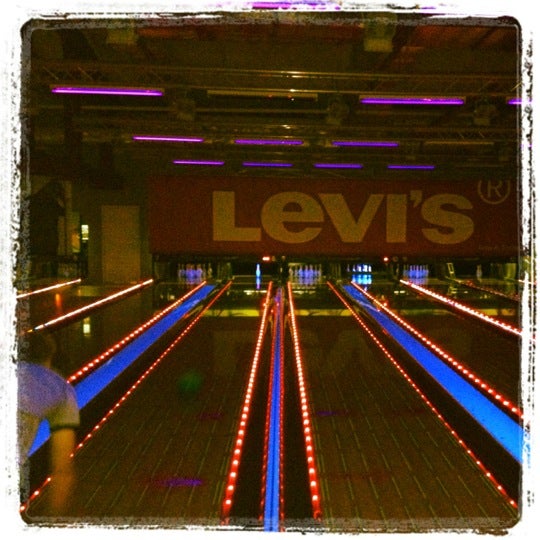 Astro Bowling - Солом'янський район - вул. Вадима Гетьмана, 6