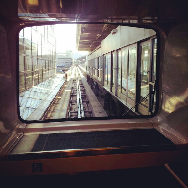 SFO AirTrain Station - International Terminal G - Airport Tram