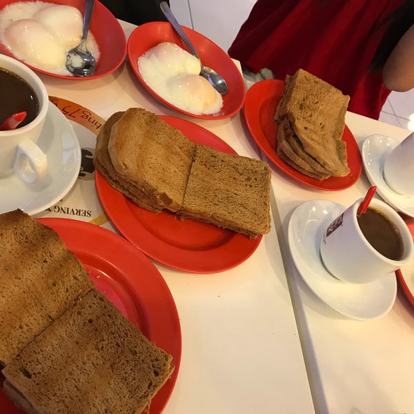 Ya Kun Kaya Toast 亞坤 - Coffee Shop in Singapore