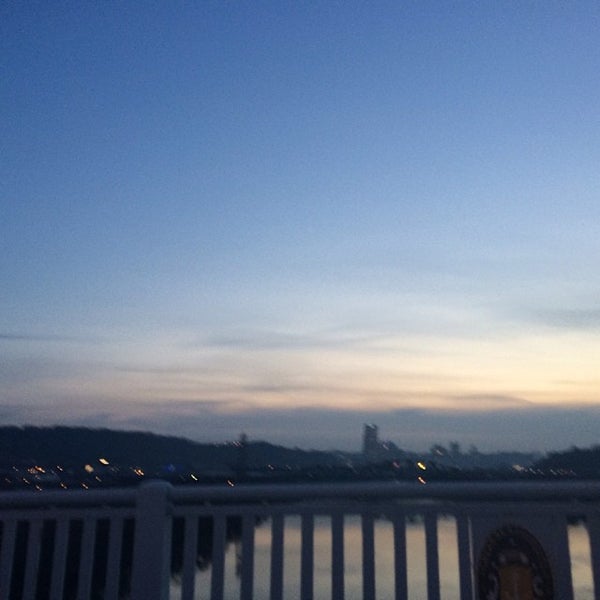 Photos at 40th St. Bridge - 4 tips