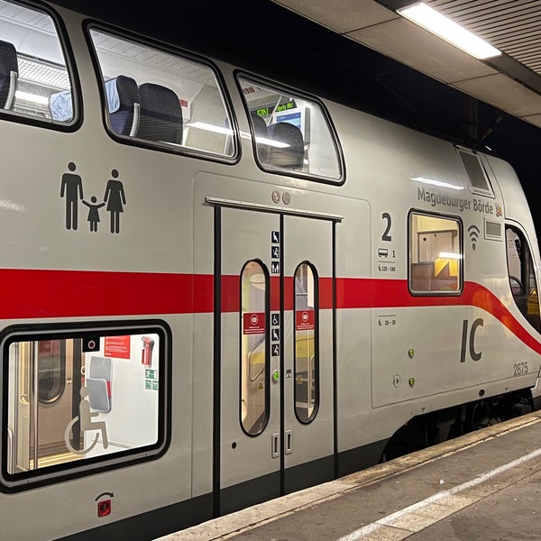 Gleis 9/10 - Mitte - 2 tips from 1382 visitors