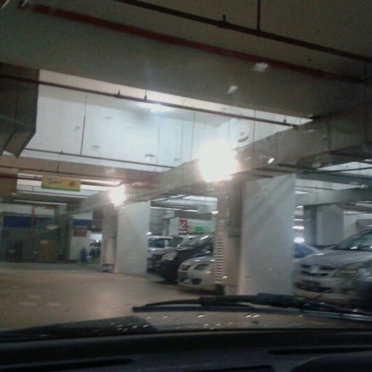Prangin Mall Carpark - Parking in George Town