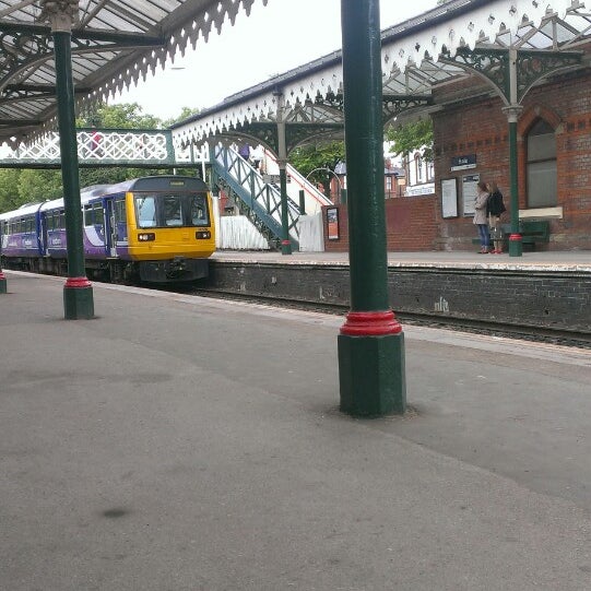 Hale Railway Station (HAL) - Ashley Rd