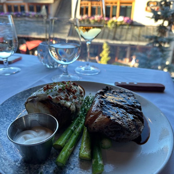 Maple Leaf Grille - Banff, AB