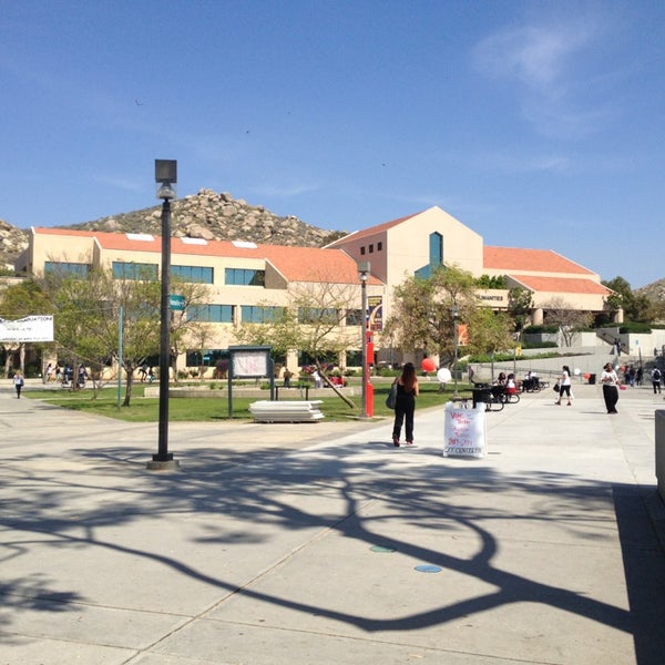 Moreno Valley College - Community College in Moreno Valley