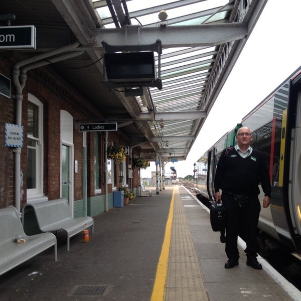 Barnham Railway Station (BAA) - Train Station in Barnham