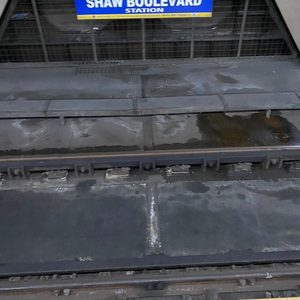 Photos at MRT3 - Shaw Boulevard Station - Metro Station in Mandaluyong ...