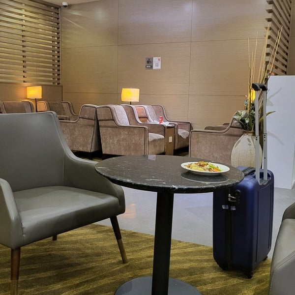 MAS Golden Lounge - 12 tips from 796 visitors