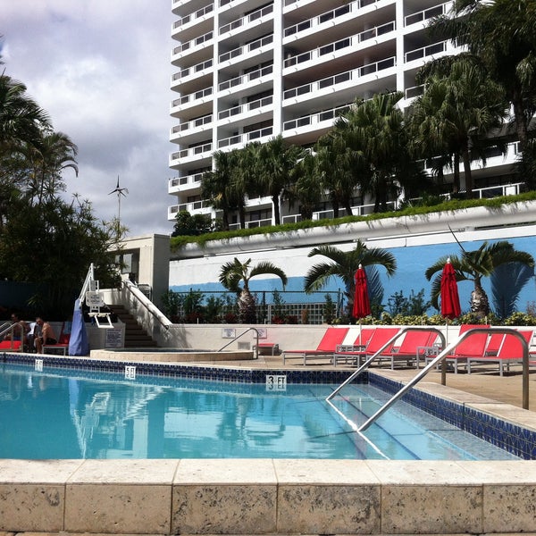 Marriott Biscayne Bay Pool
