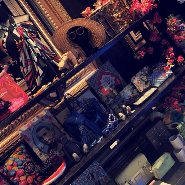 Maison BO-M (Now Closed) - Art Gallery in المؤتمرات