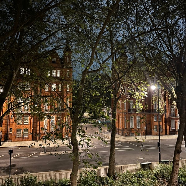 Pont Street - Kensington and Chelsea - London, Greater London