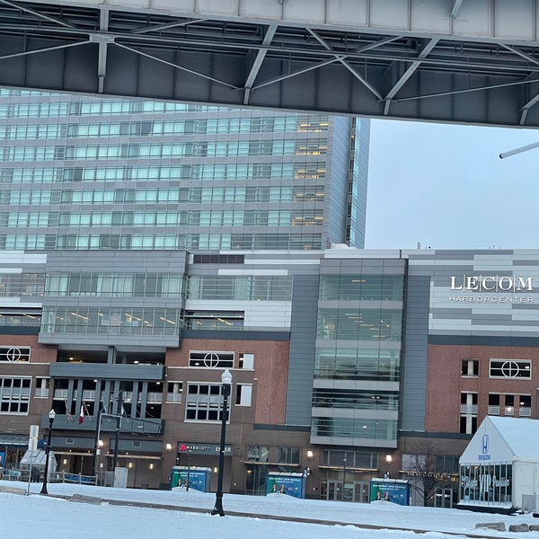 LECOM Harborcenter - Central Business District - 9 tips from 475 visitors