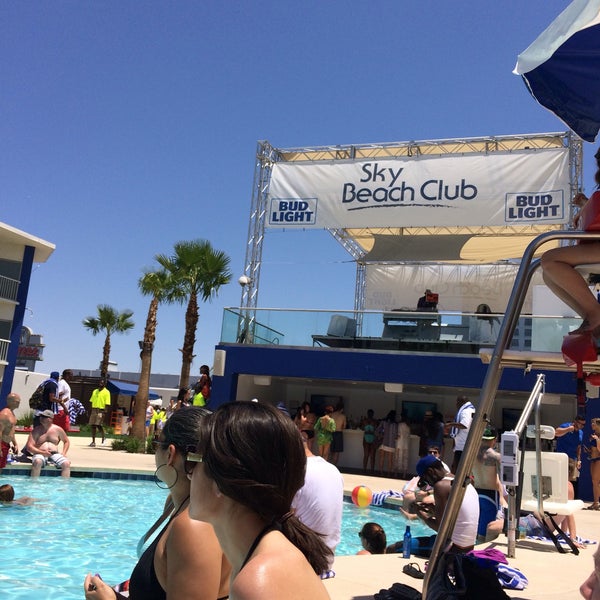 Sky Beach Club - 26 visitors