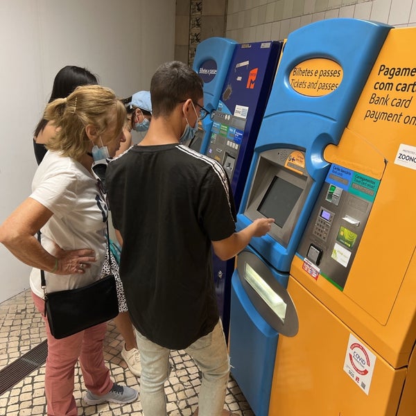 Estação Ferroviária da Entrecampos - Nossa Senhora da Fátima'da ...