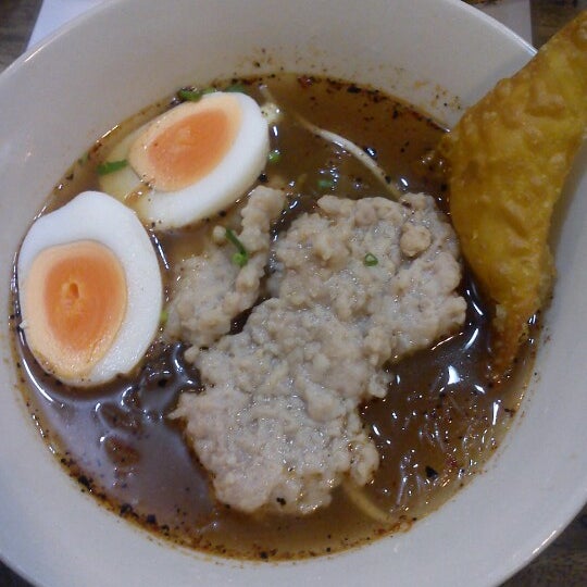 สามเด้ง ก๋วยเตี๋ยวหมูต้มยำ - 4 tips from 191 visitors