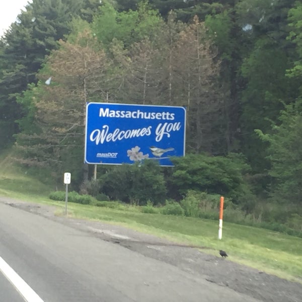 NY/MA Border - Border Crossing