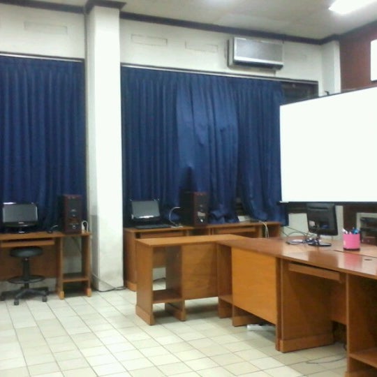 Lab. SIstem Komputer Lanjut Univ. Gunadarma Kampus D - Depok, Jawa Barat