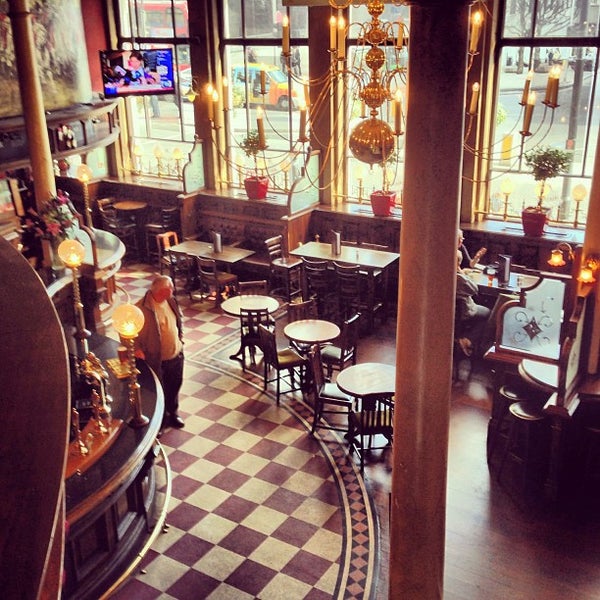 The Barrowboy and Banker - Pub in London