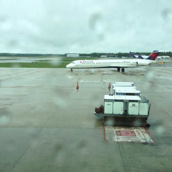 Gate B15 - 2 tips from 985 visitors