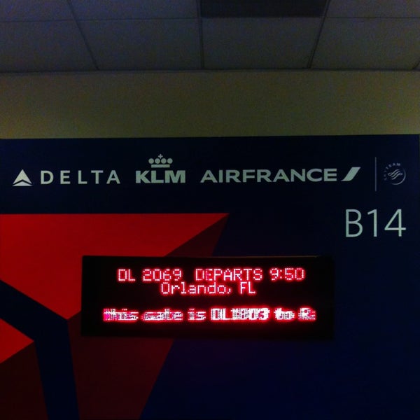 Gate B14 - Airport Gate