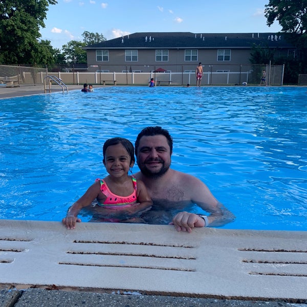 Carman Ave Pool - 1 tip