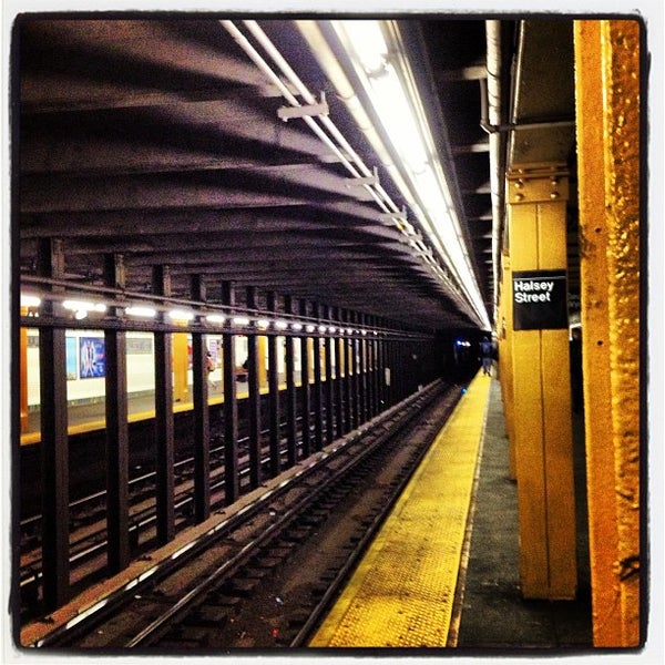 MTA Subway - Halsey St (L) - Metro Station in Brooklyn
