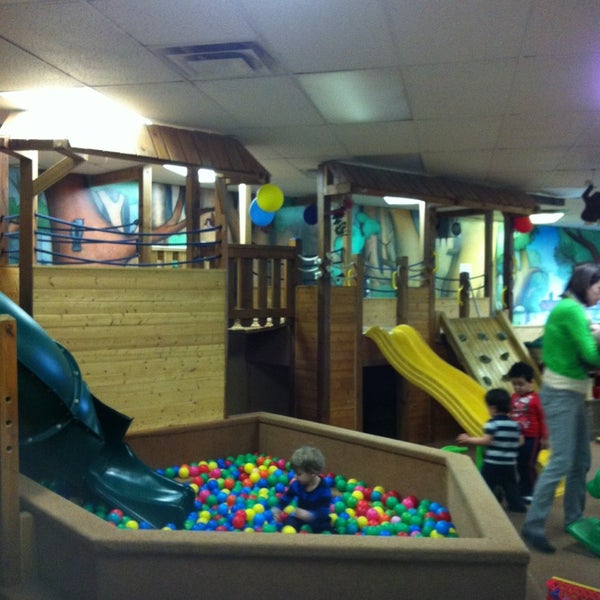 Amazon indoor playground - Playground in Toronto
