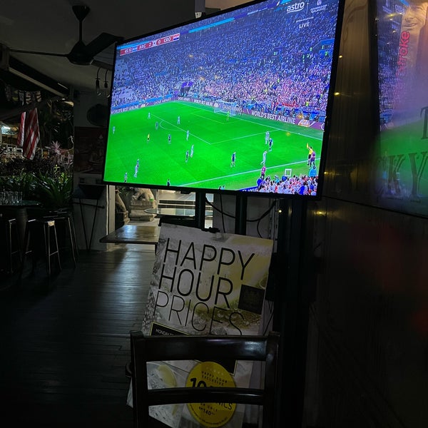 Sticky Wicket - Damansara Heights - 14 tips from 246 visitors