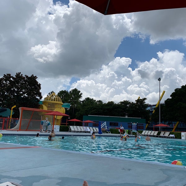 Duck Pond Pool - Hotel Pool