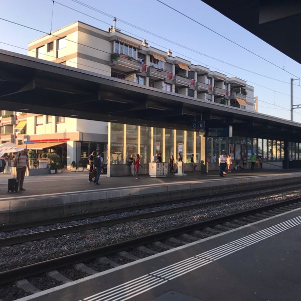 Gleis 6/7 - Platform in Seebach