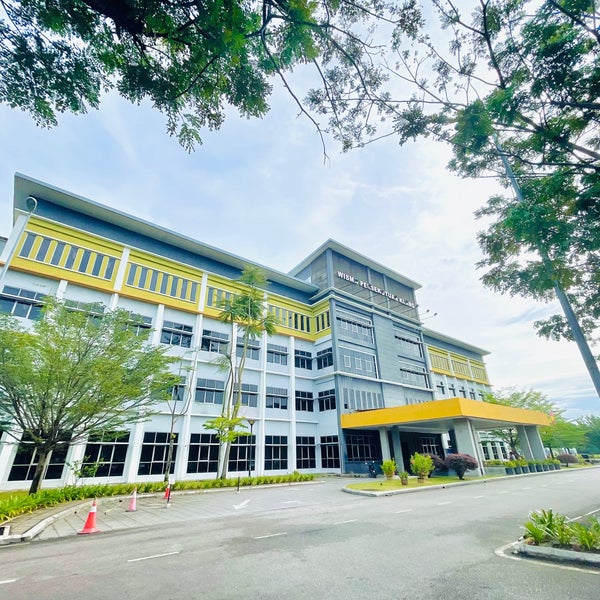 Wisma Persekutuan Klang - Government Building