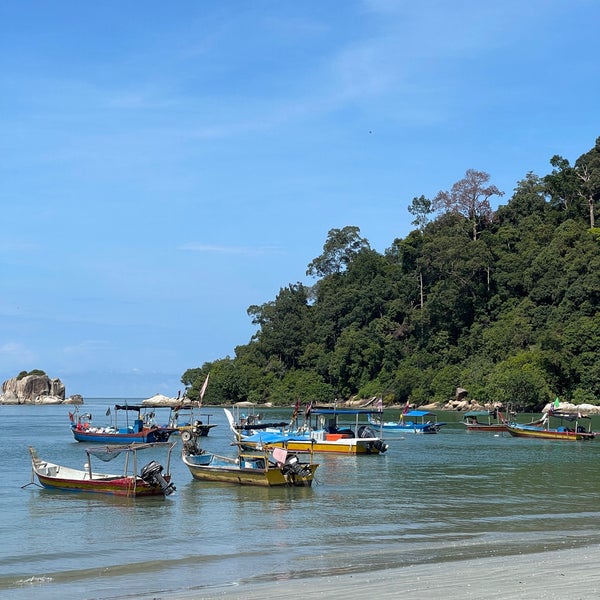 Teluk Senangin Beach - Beach