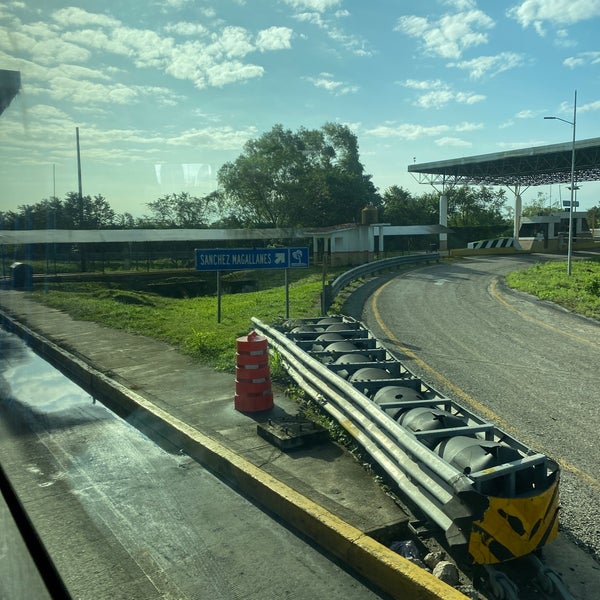 Plaza de Cobro No. 176 Sánchez Magallanes - Estación de autobuses