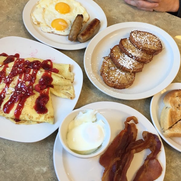 Moni's Restaurant - Macomb, MI