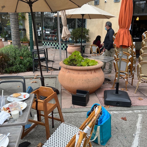 Cafe M - Breakfast Spot in Berkeley