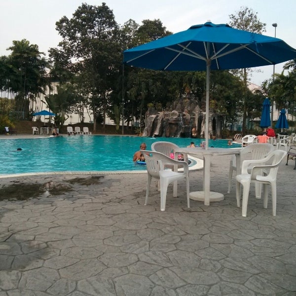 Country Height Swimming Pool - Jalan Cinta Alam