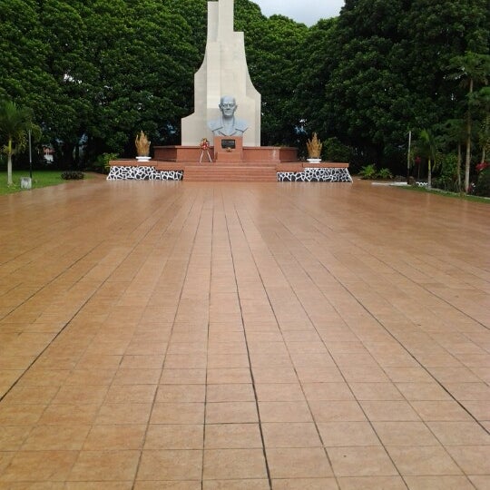 Makam Pahlawan Nasional GSSJ Sam Ratulangi - Kabupaten Minahasa ...