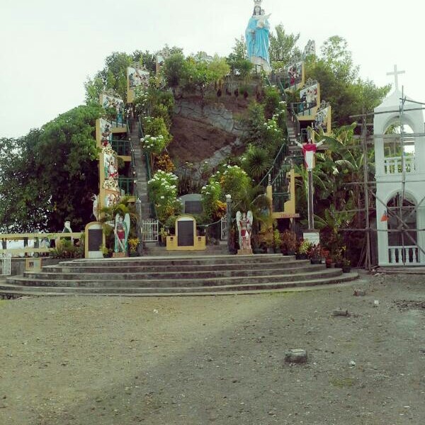 Our Lady of the Most Holy Rosary Grotto - 7 visitors