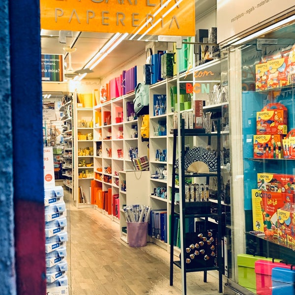 La Carpeta - Arts and Crafts Store in El Barri Gòtic
