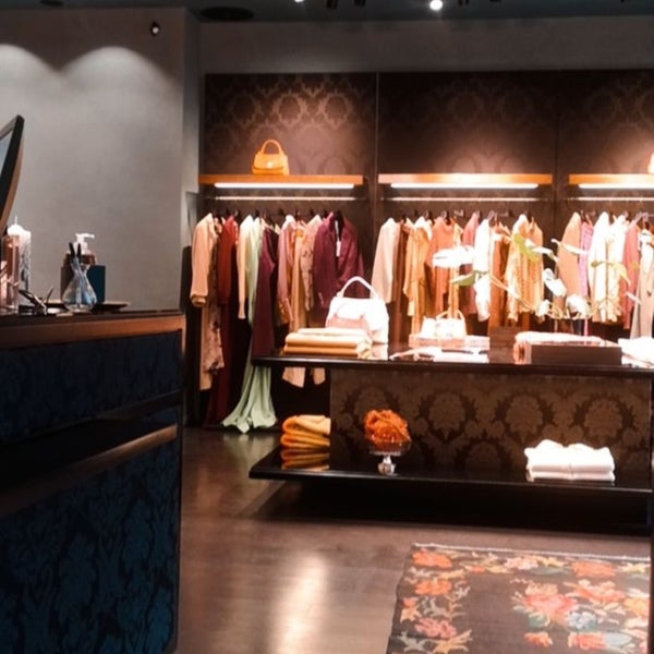 Momonì - Clothing Store