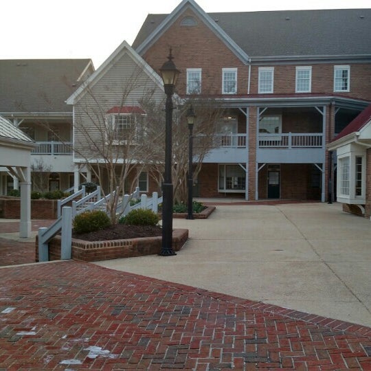 Tackett's Mill Shopping Center - Shopping Mall in Lake Ridge