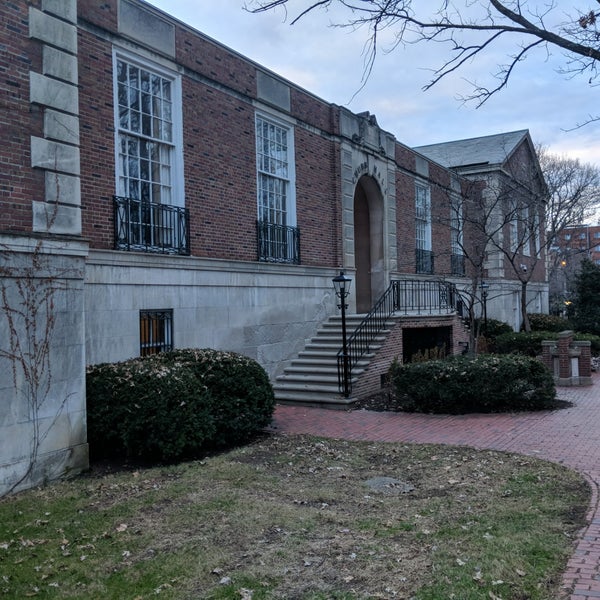 Edwin Watts Chubb Hall - 2 tips from 301 visitors