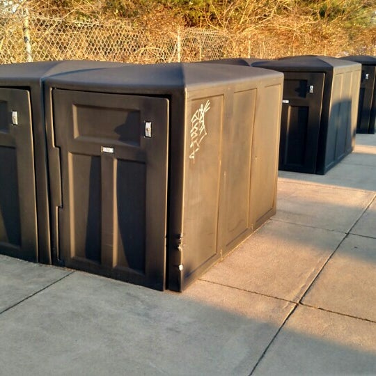 Route 123 Commuter Lot - Bus Station in Woodbridge