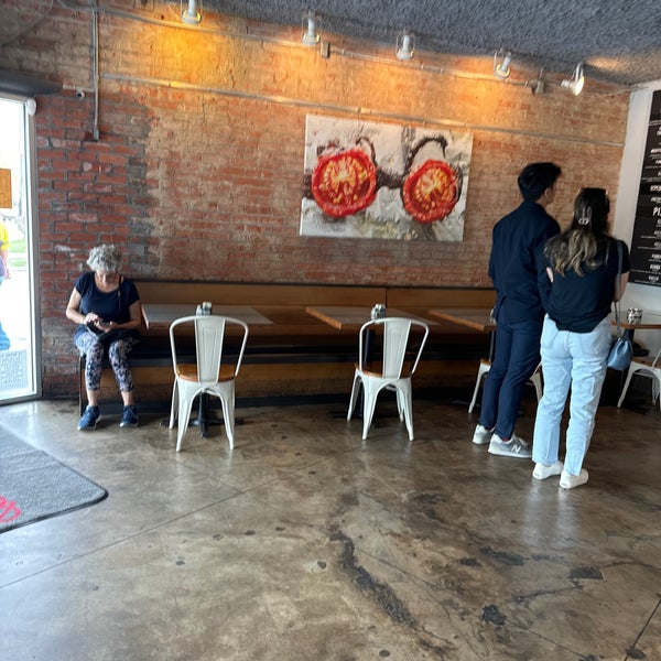 Paulie's Restaurant - 1834 Westheimer Rd