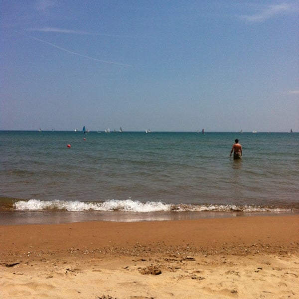 Clark Street Beach - 1811 Sheridan Rd