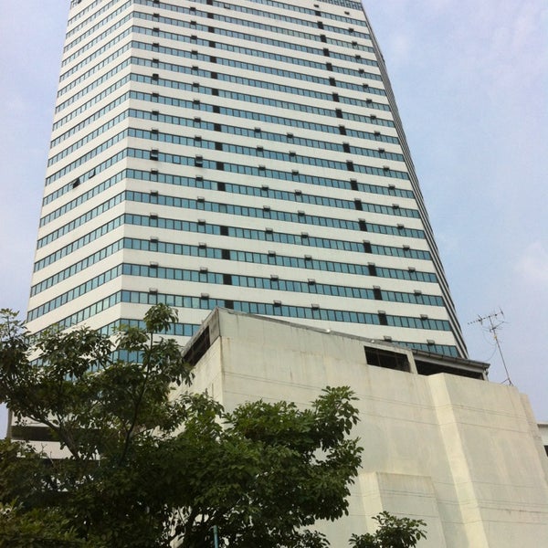 Photos at Vongvanij Complex Building B (อาคารว่องวานิช คอมเพล็กซ์ บี) - 10 tips from 1486 visitors