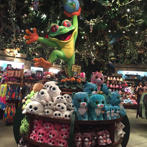Rainforest Cafe Retail Village - Gift Shop