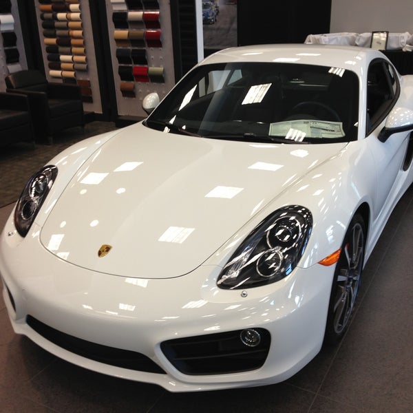 Bergstrom Porsche of the Fox Valley - Car Dealership