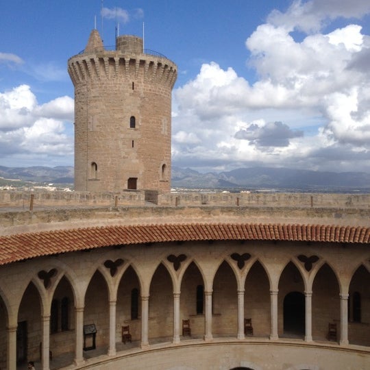 Castell de Bellver - Castle in Palma